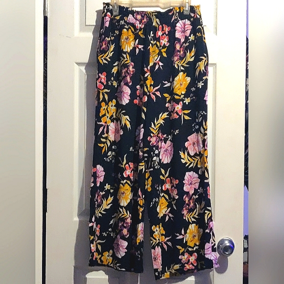 New Look | Pants & Jumpsuits | Nwot New Look Floral Palazzo Pants Wide ...